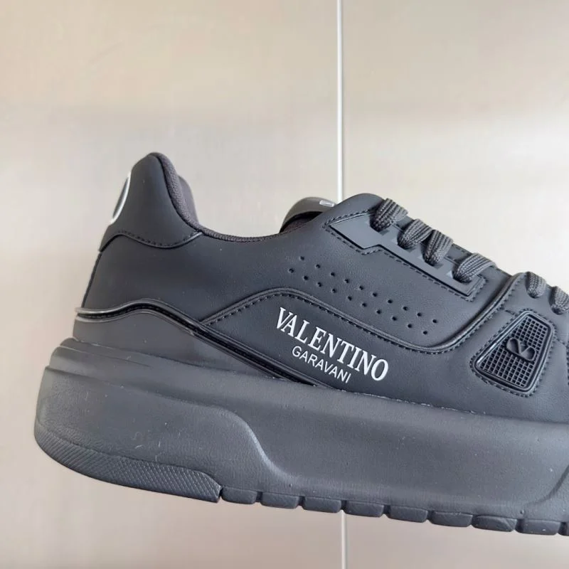 Inexpensive Valentino Low Shoes