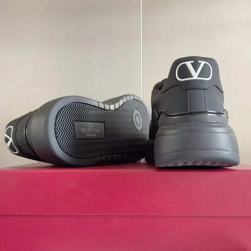Inexpensive Valentino Low Shoes