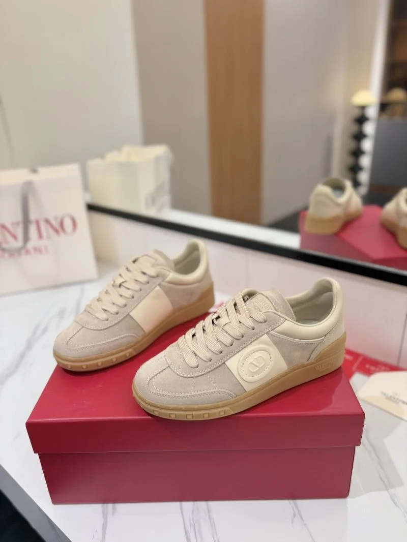 Cut-rate Valentino Low Shoes