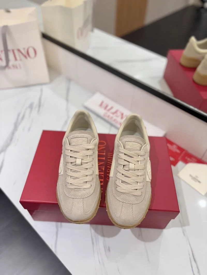 Cut-rate Valentino Low Shoes