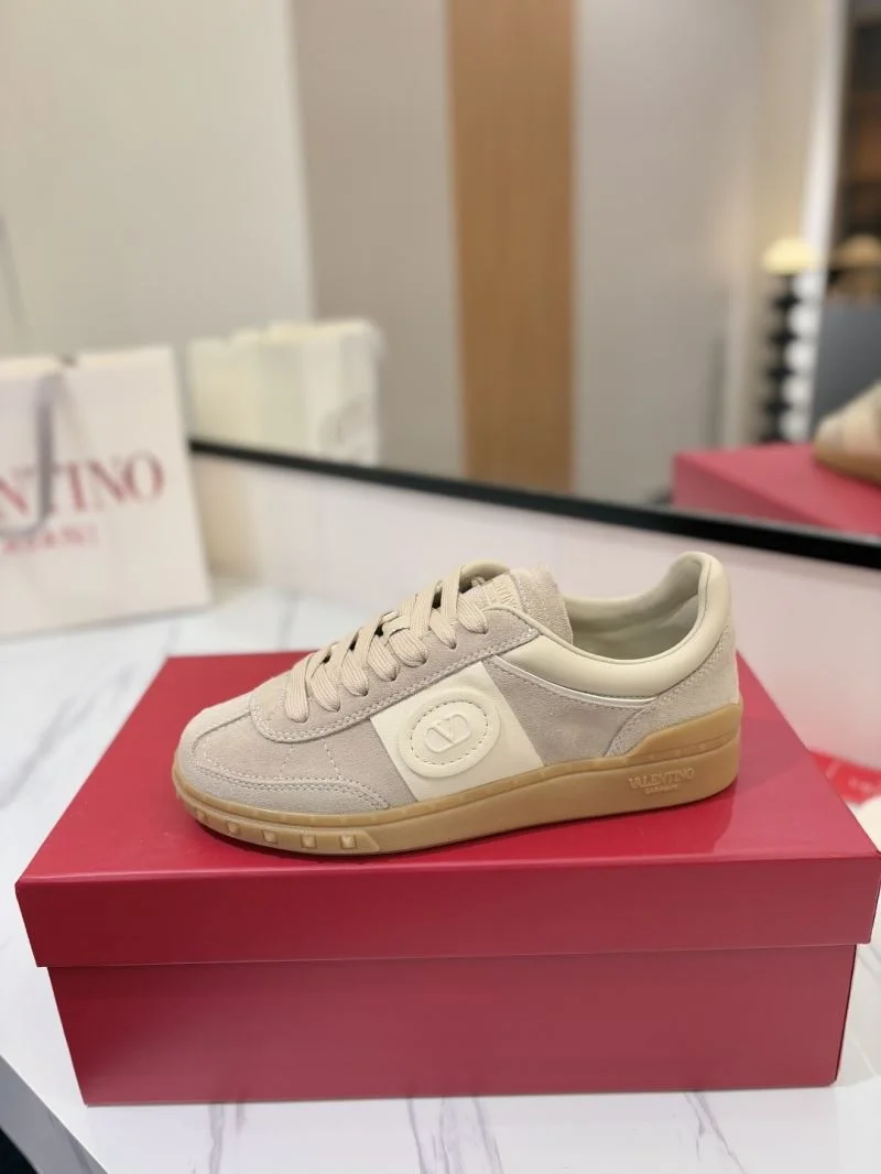 Cut-rate Valentino Low Shoes
