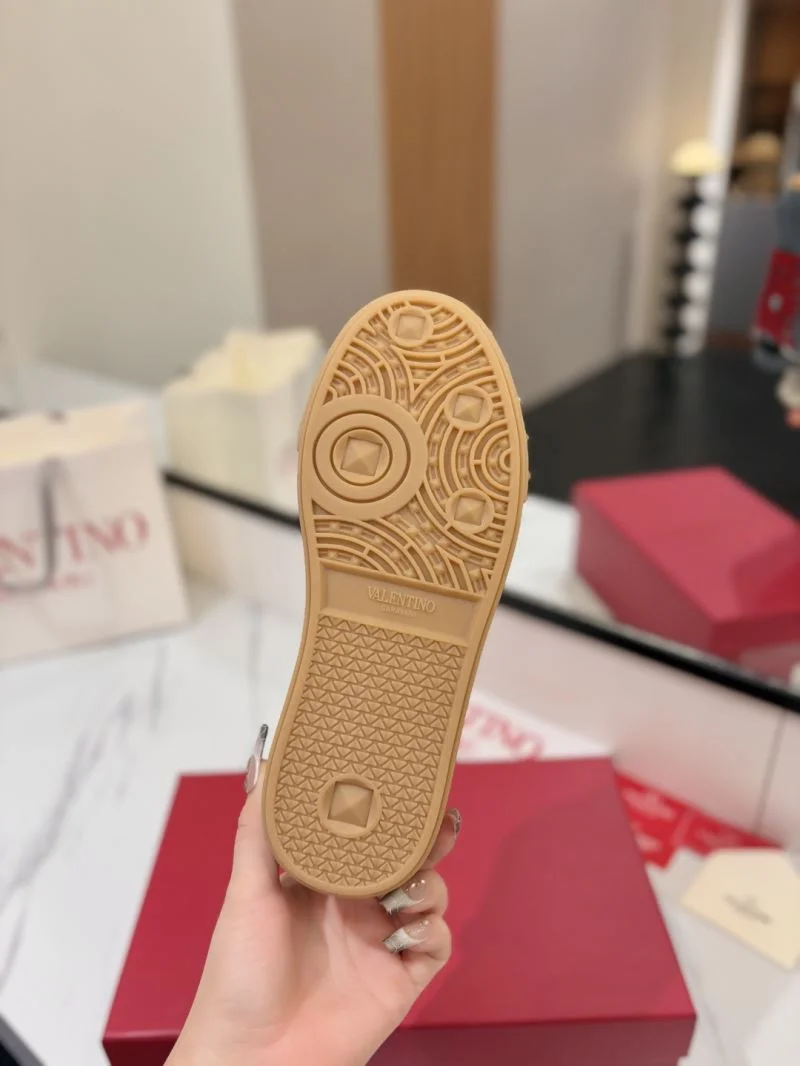 Cut-rate Valentino Low Shoes