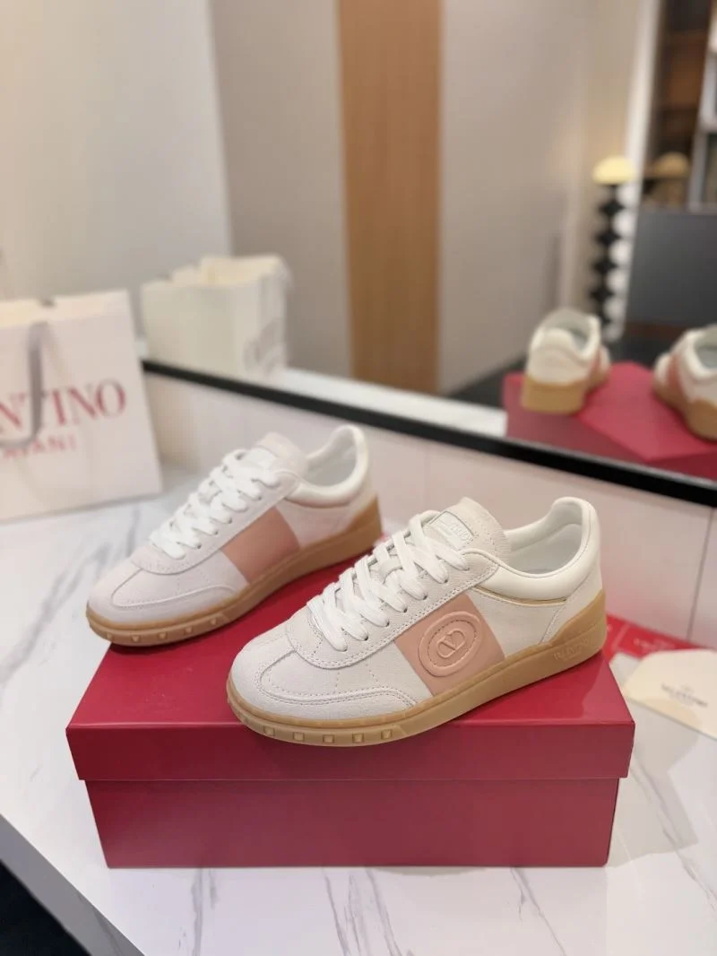 Inexpensive Valentino Low Shoes