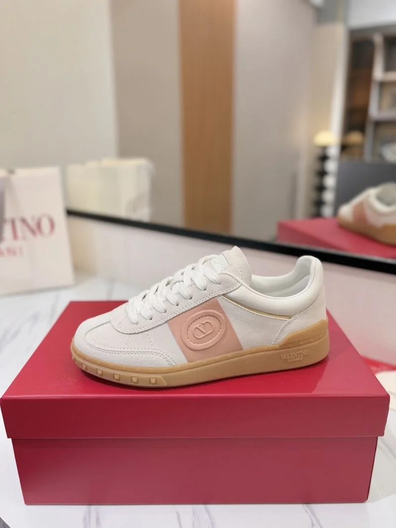 Inexpensive Valentino Low Shoes