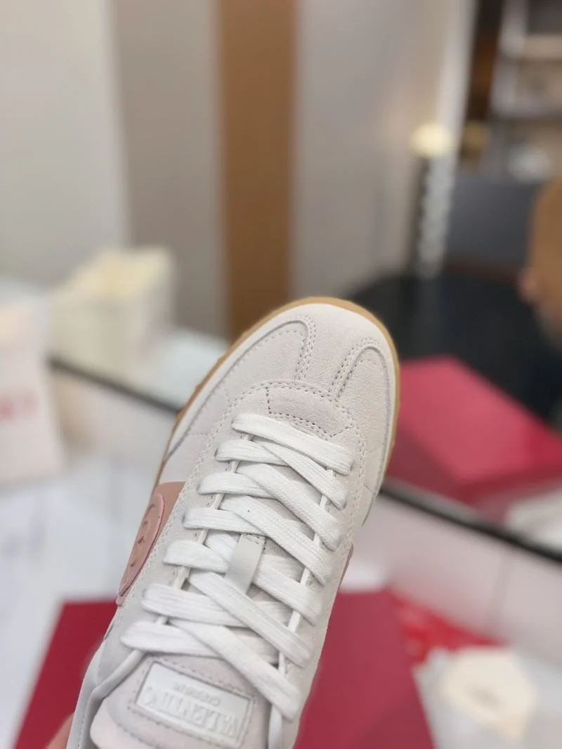 Inexpensive Valentino Low Shoes
