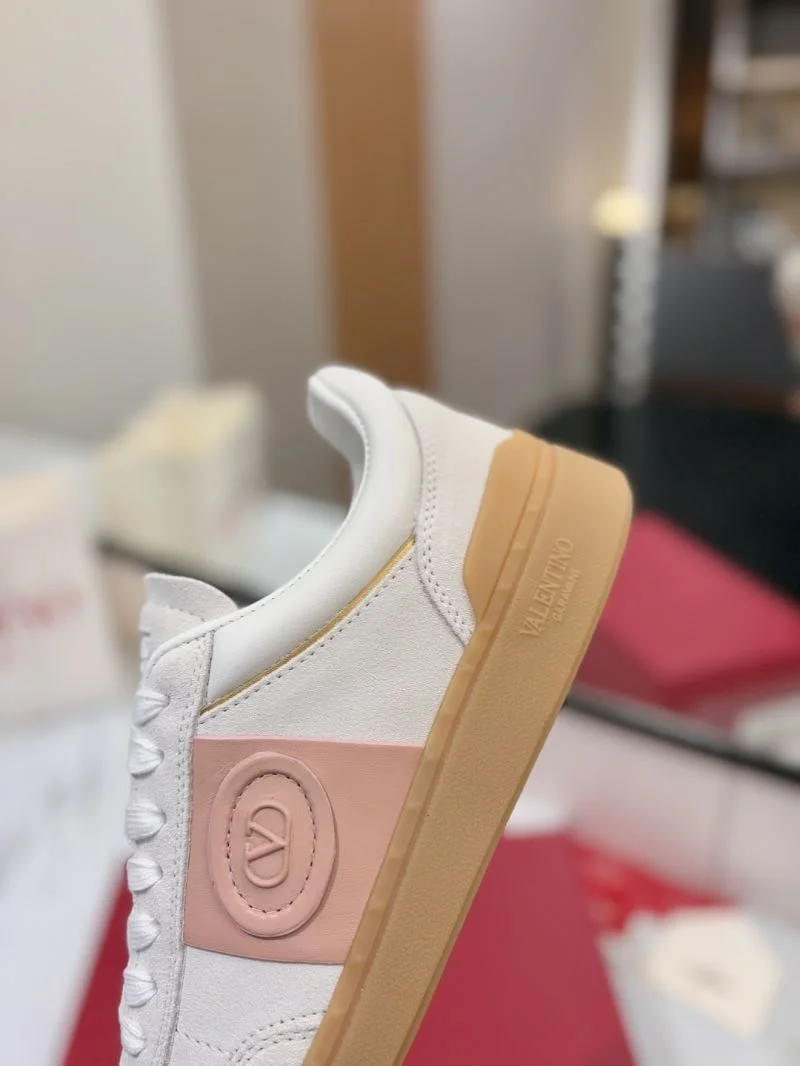 Inexpensive Valentino Low Shoes