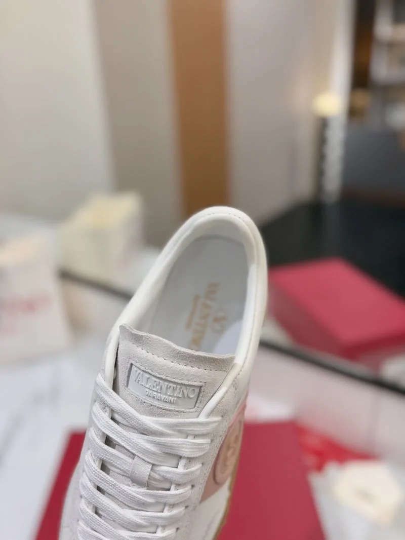 Inexpensive Valentino Low Shoes