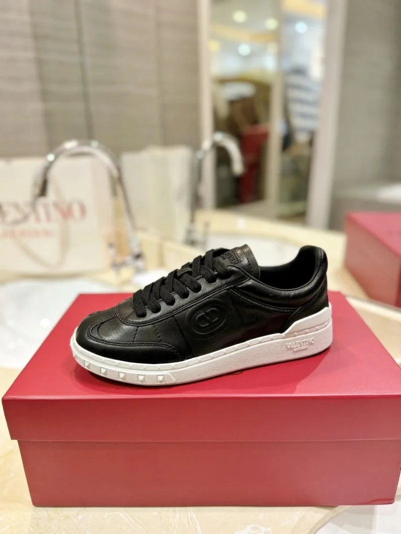 Inexpensive Valentino Low Shoes