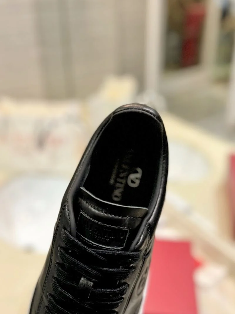 Inexpensive Valentino Low Shoes