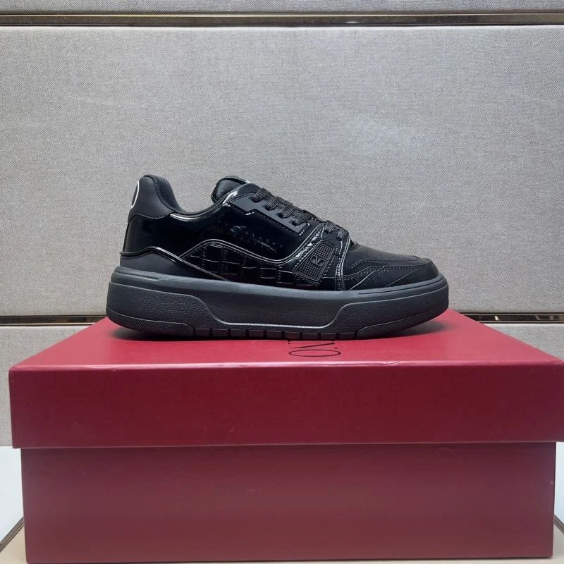 Cut-rate Valentino Low Shoes