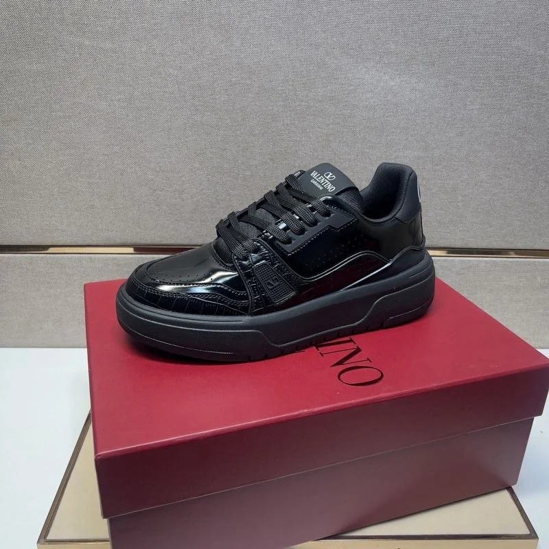 Cut-rate Valentino Low Shoes