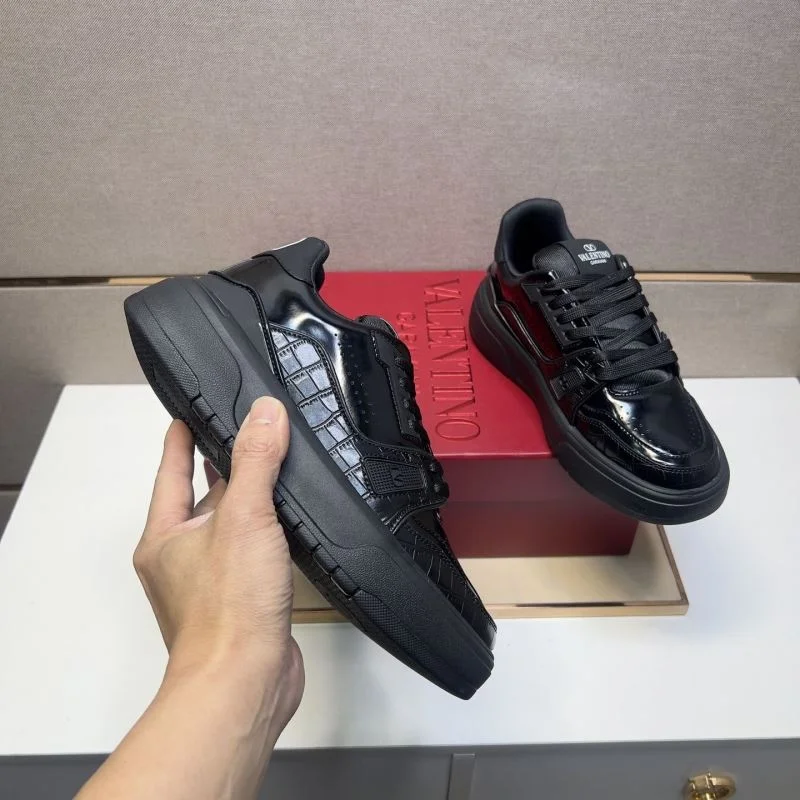 Cut-rate Valentino Low Shoes