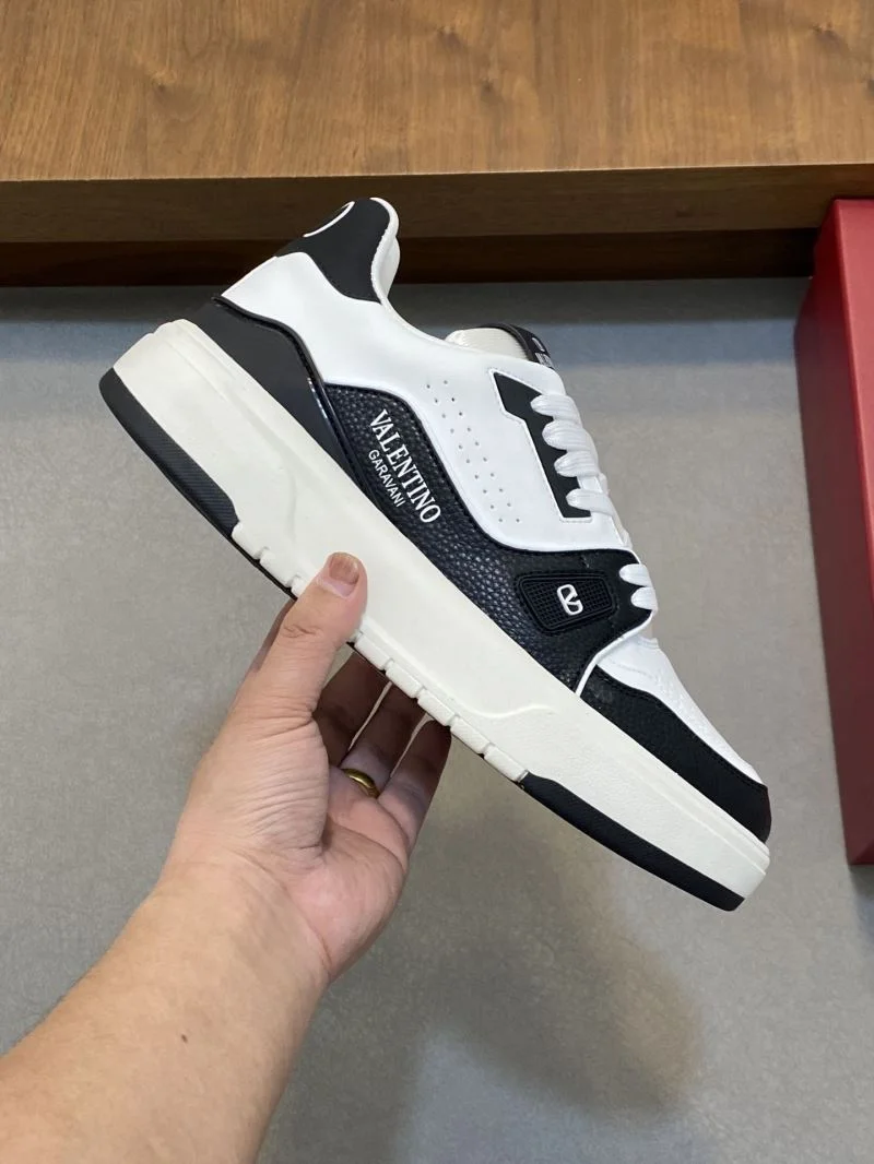 High accuracy Valentino Low Shoes