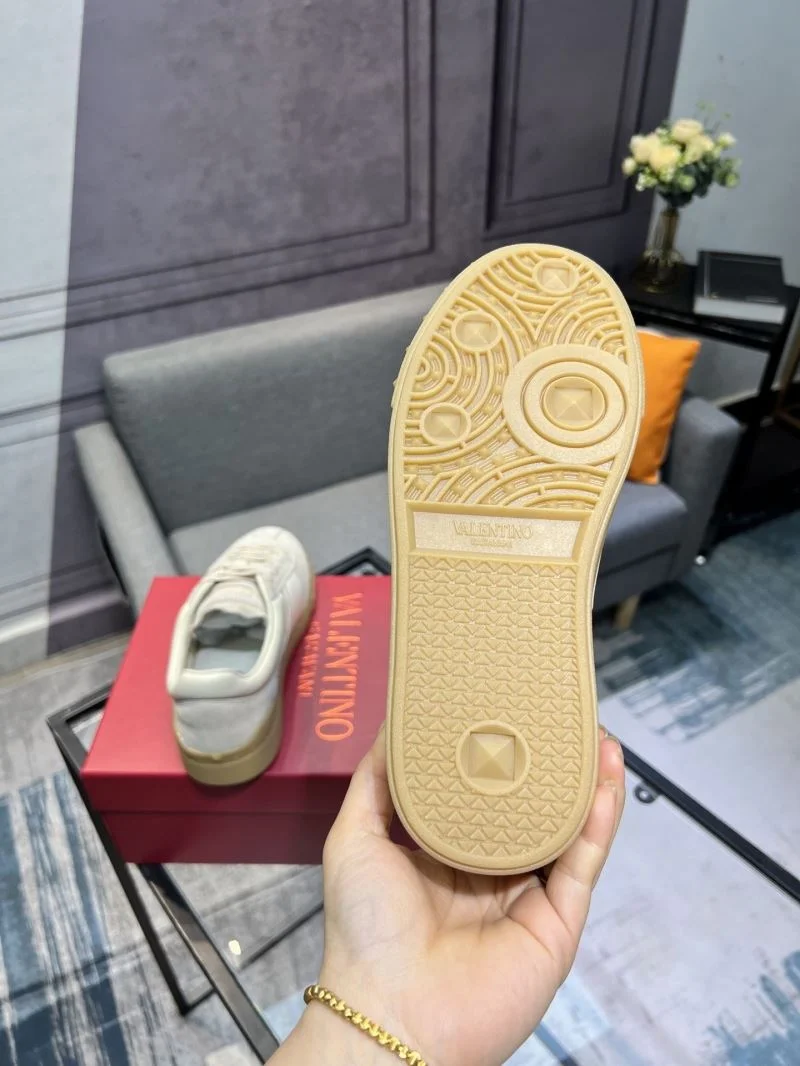 Bargain Valentino Low Shoes