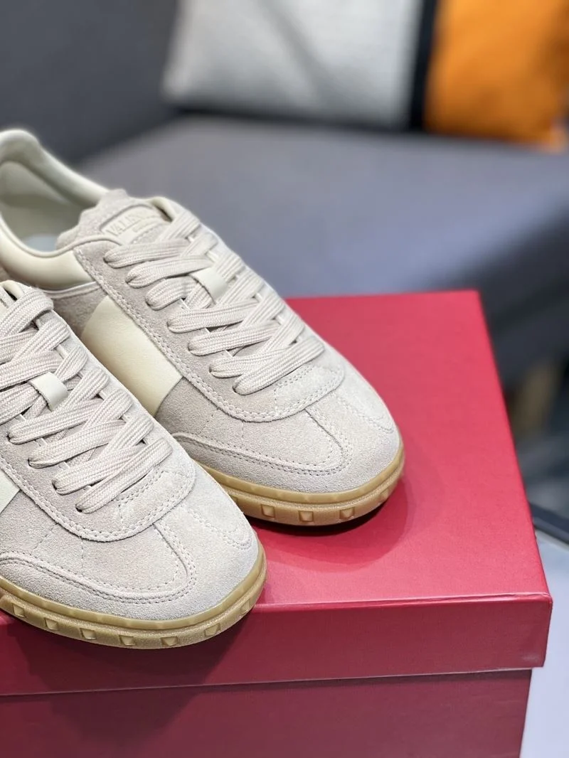 Bargain Valentino Low Shoes