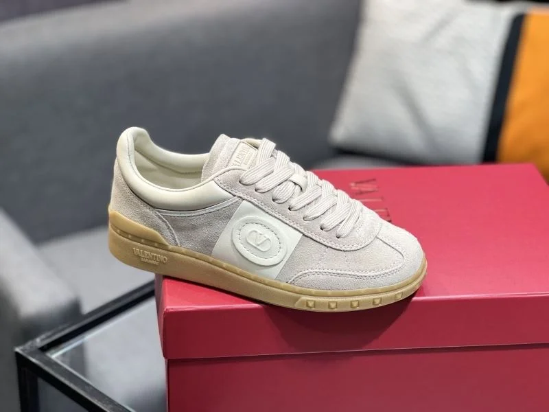 Bargain Valentino Low Shoes