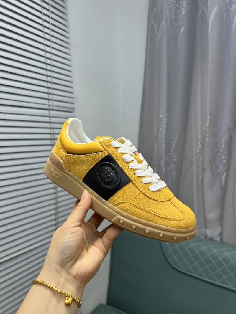 Reasonably priced Valentino Low Shoes
