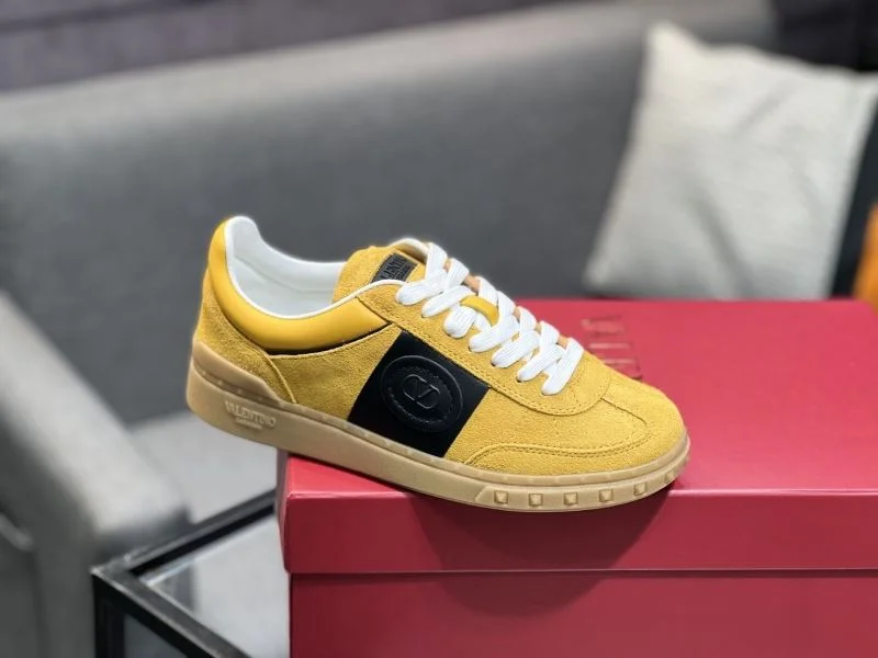 Reasonably priced Valentino Low Shoes
