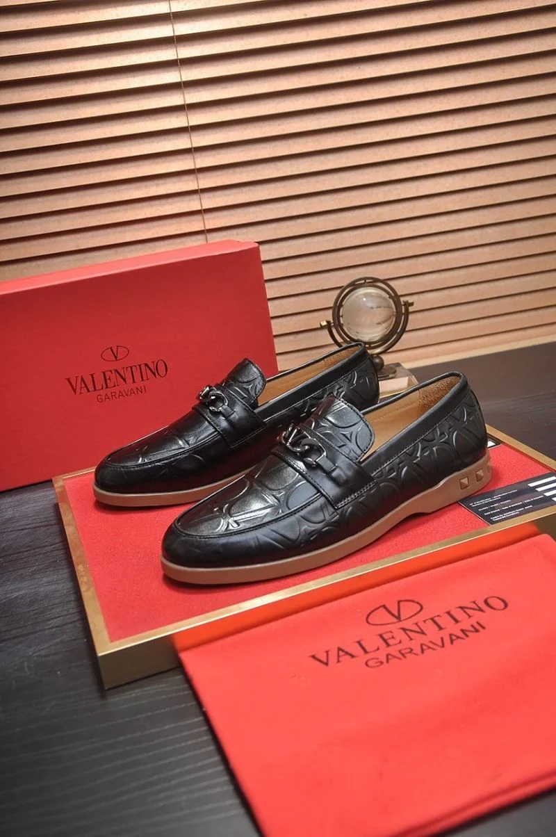 Inexpensive Valentino Low Shoes