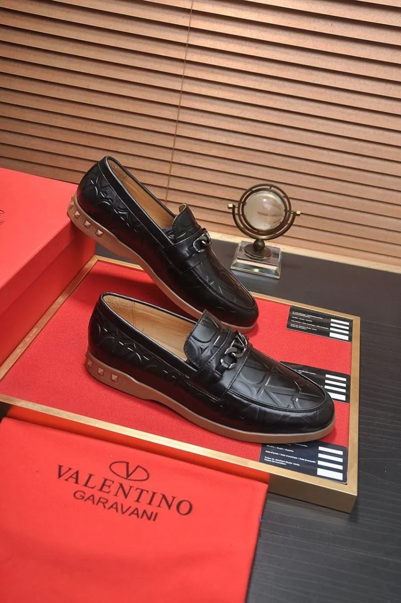Inexpensive Valentino Low Shoes