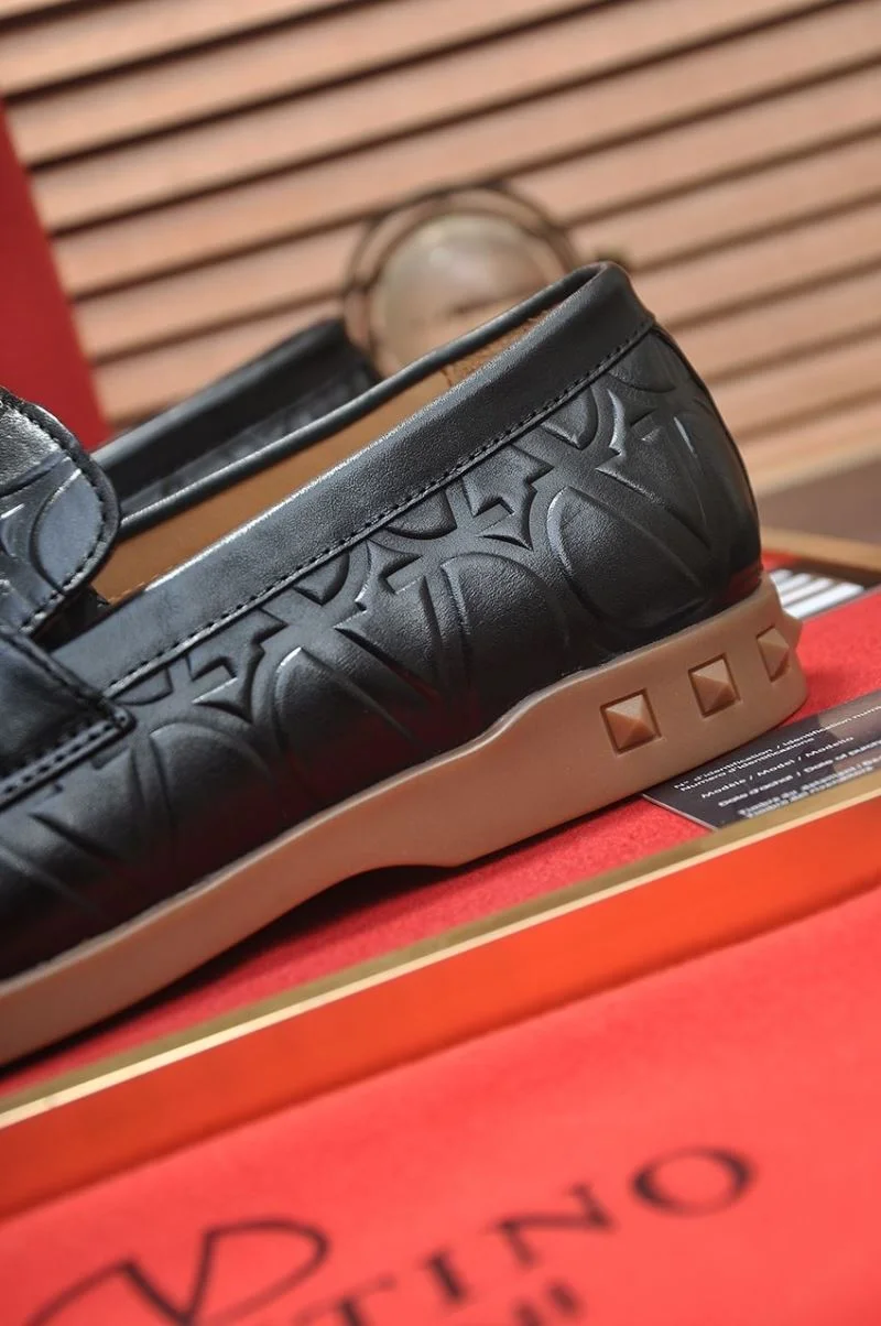 Inexpensive Valentino Low Shoes