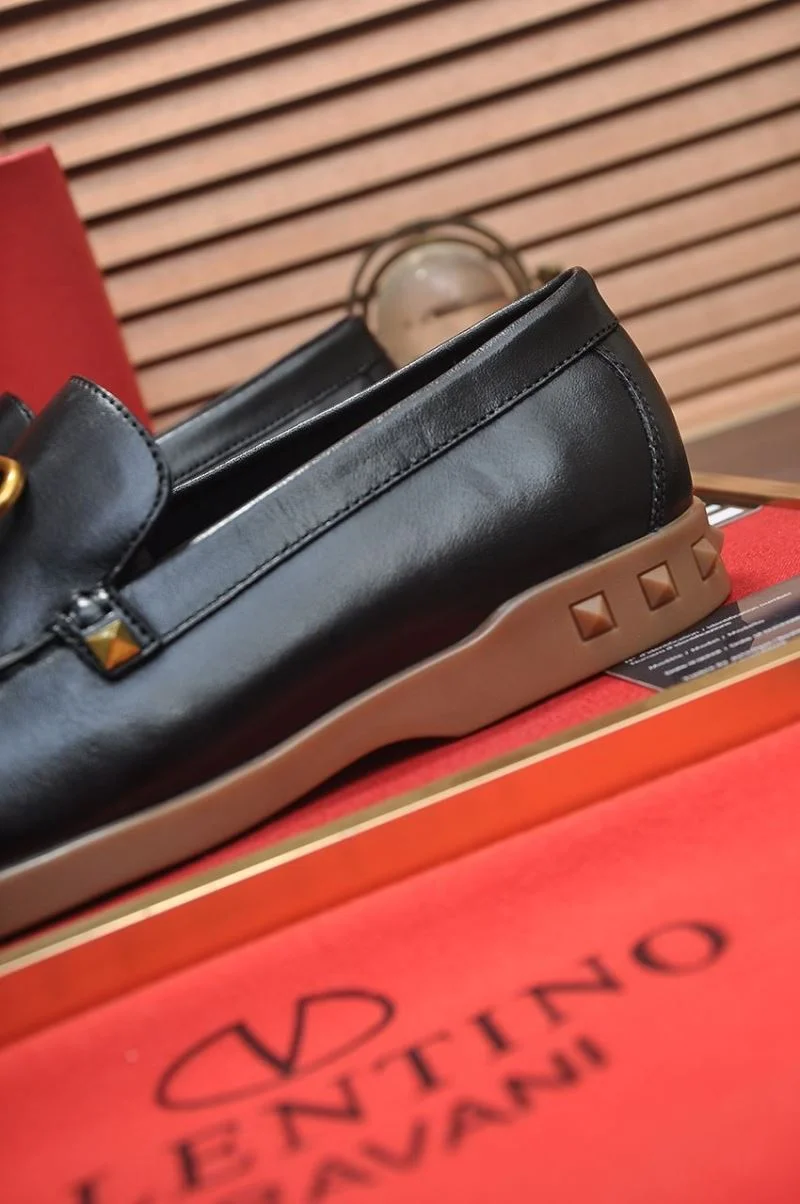 Exact replica Valentino Low Shoes