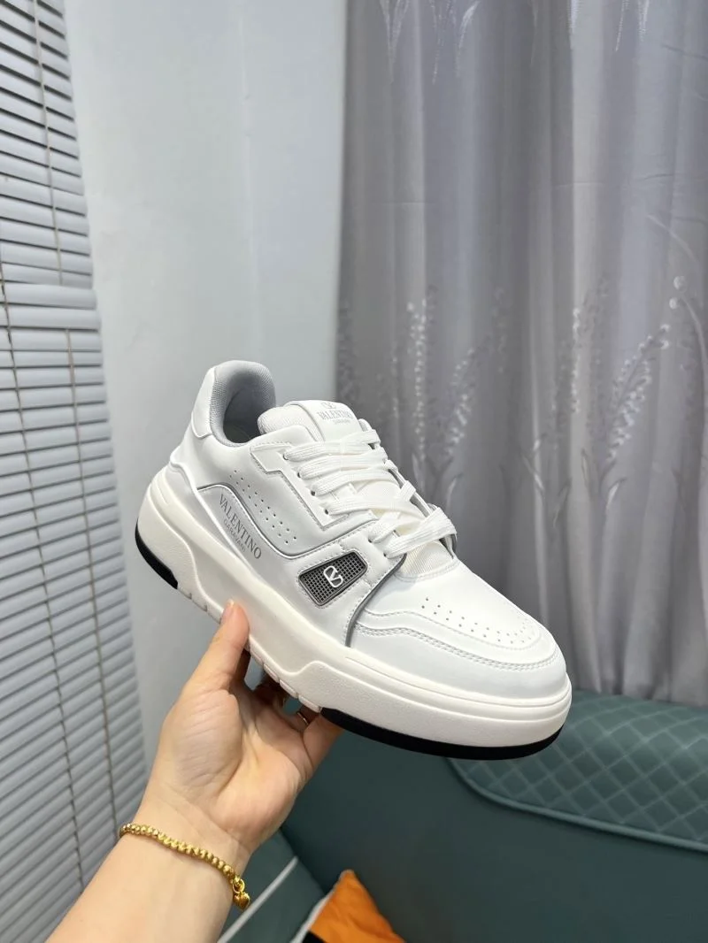 Cut-rate Valentino Low Shoes