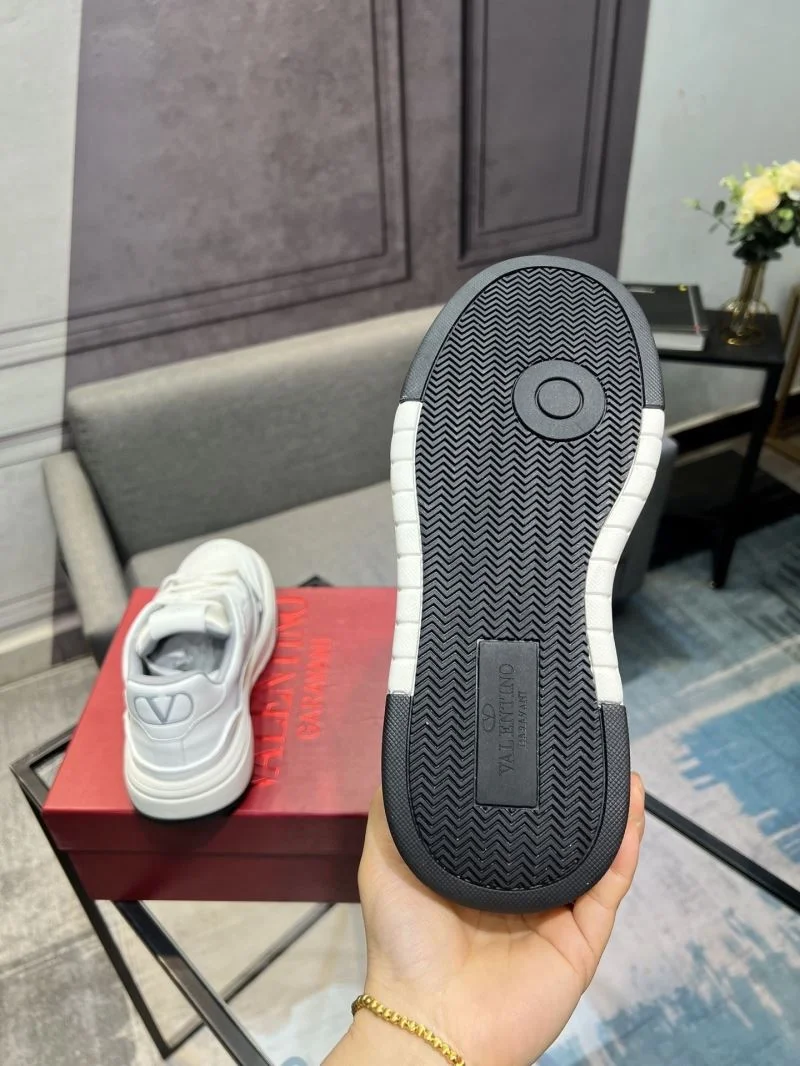 Cut-rate Valentino Low Shoes
