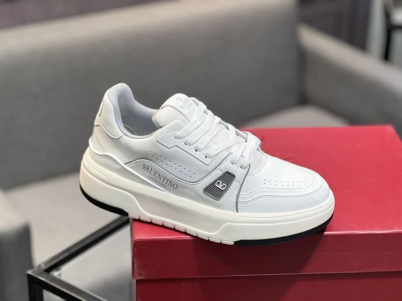 Cut-rate Valentino Low Shoes