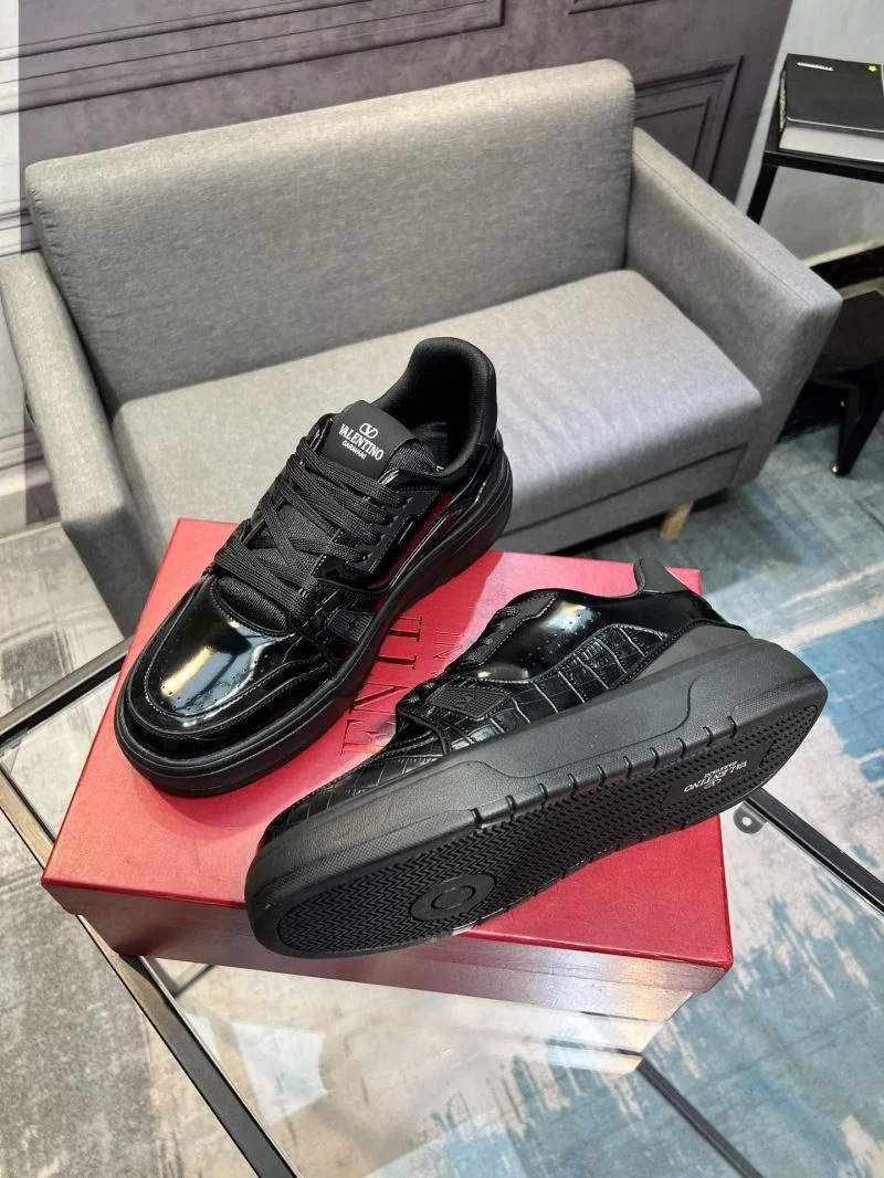 Cut-rate Valentino Low Shoes