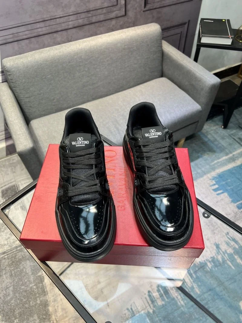 Cut-rate Valentino Low Shoes