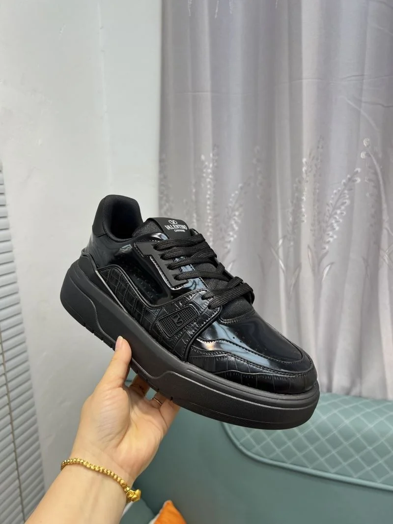 Cut-rate Valentino Low Shoes