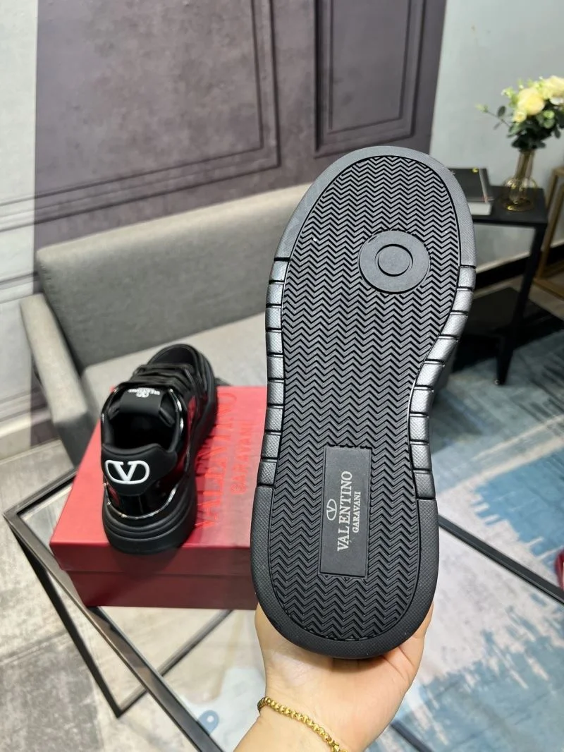 Cut-rate Valentino Low Shoes