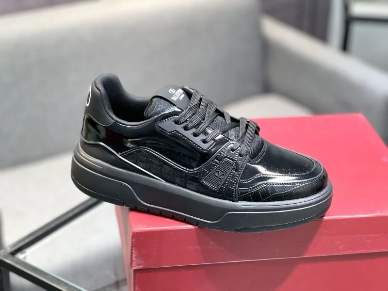 Cut-rate Valentino Low Shoes