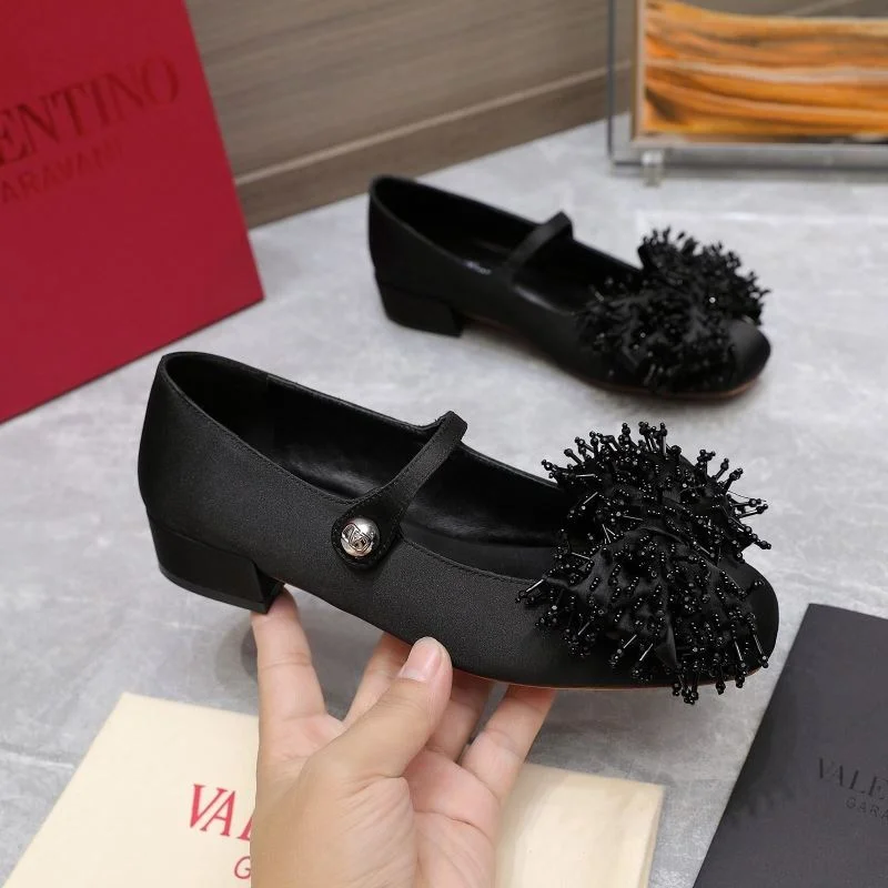 Cut-rate Valentino Low Shoes