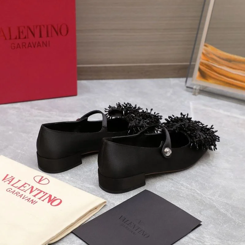 Cut-rate Valentino Low Shoes