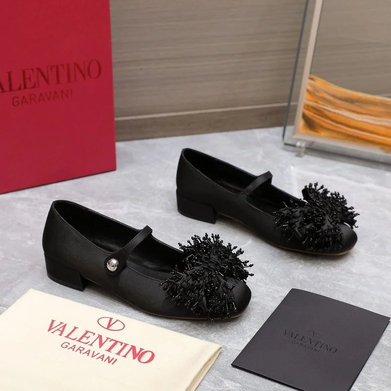 Cut-rate Valentino Low Shoes