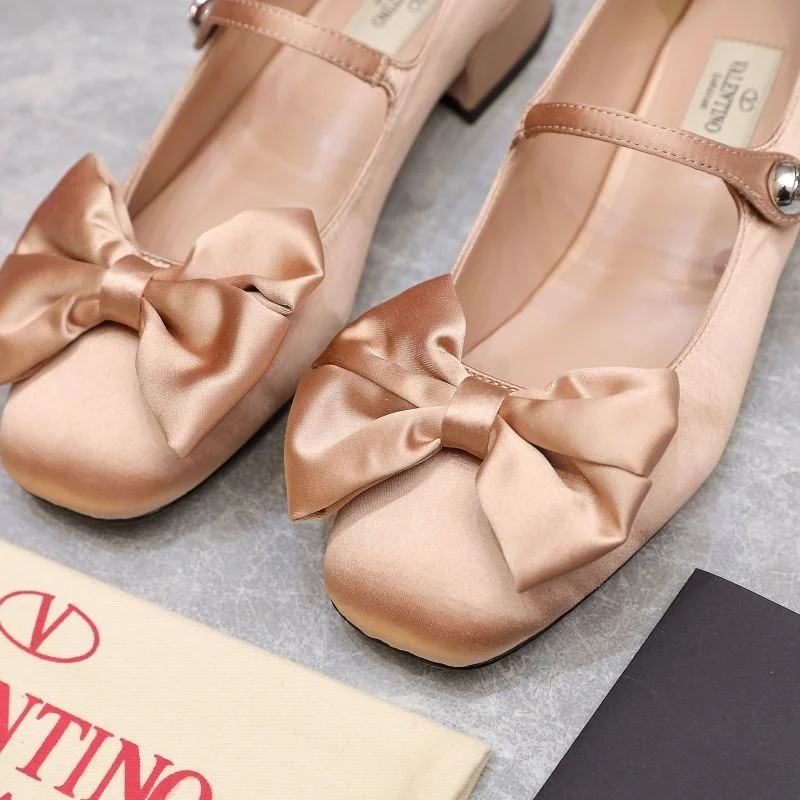 Exact replica Valentino Low Shoes