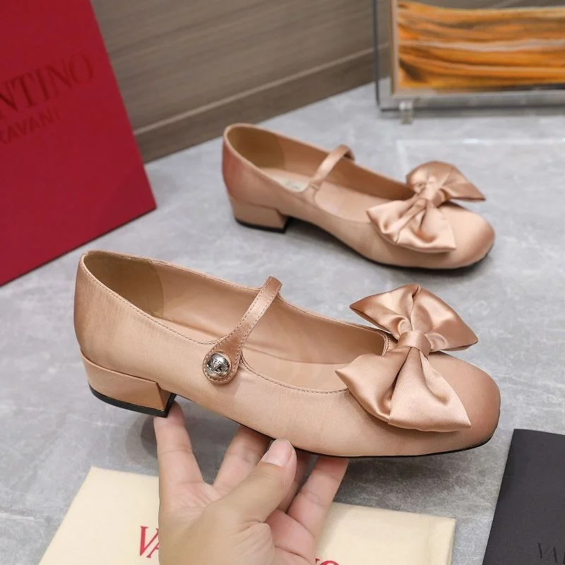 Exact replica Valentino Low Shoes