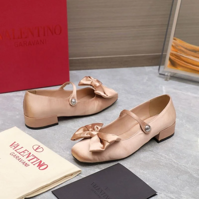 Exact replica Valentino Low Shoes