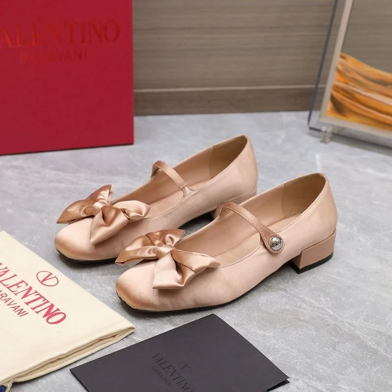 Exact replica Valentino Low Shoes