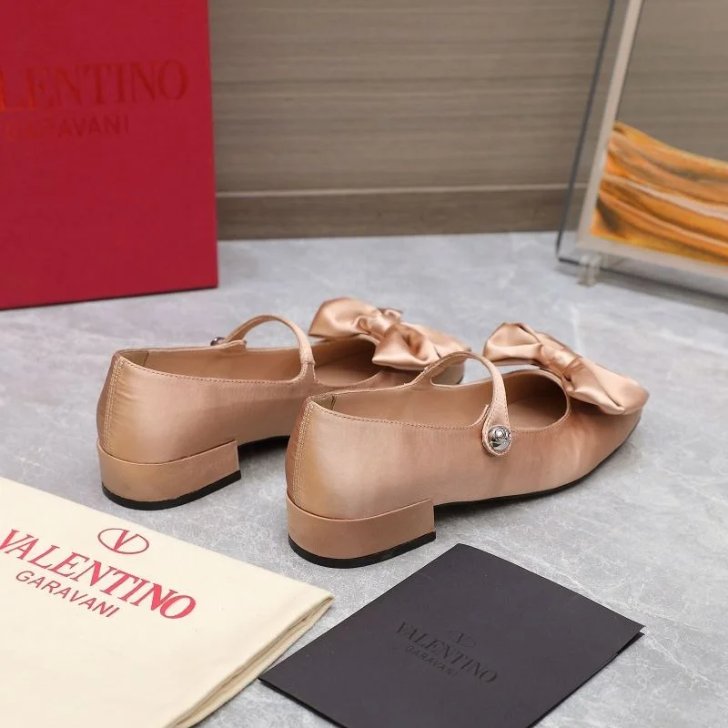 Exact replica Valentino Low Shoes