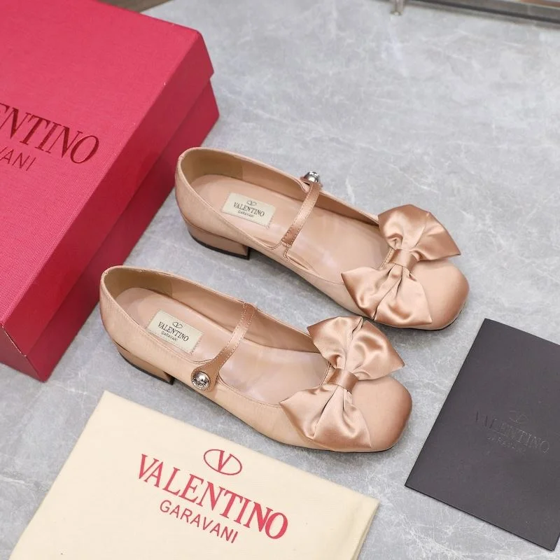Exact replica Valentino Low Shoes