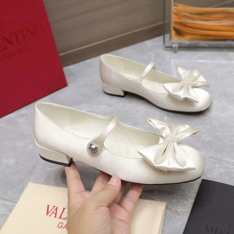 Reasonably priced Valentino Low Shoes