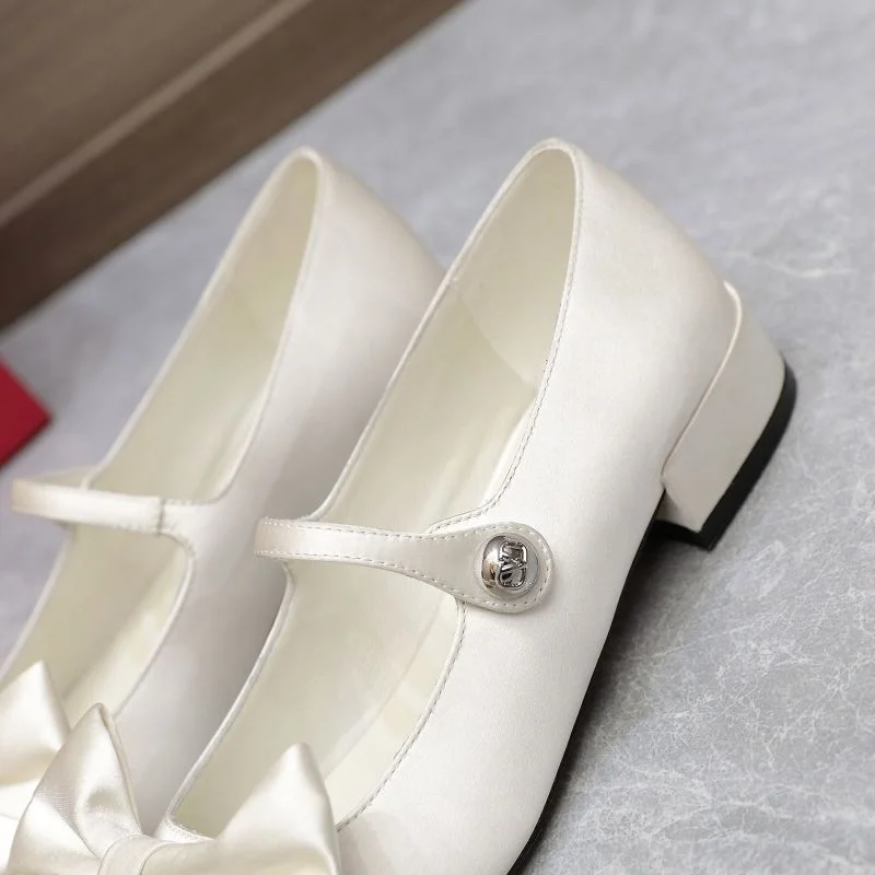 Reasonably priced Valentino Low Shoes