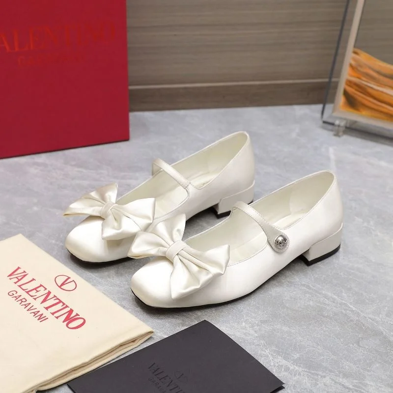 Reasonably priced Valentino Low Shoes