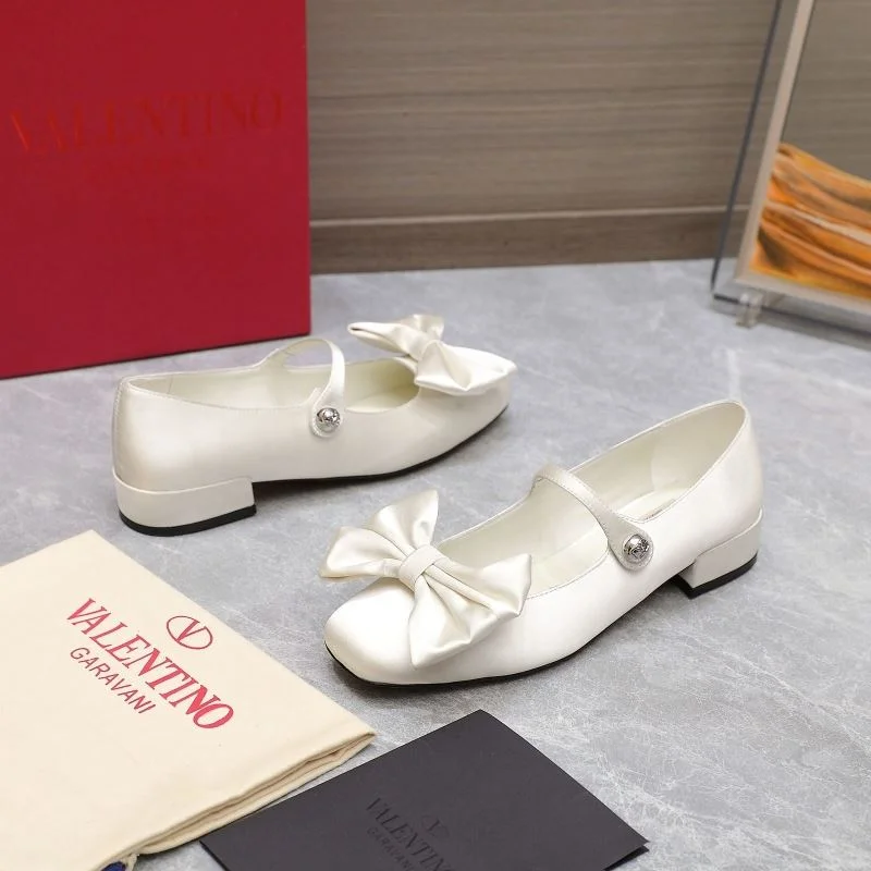 Reasonably priced Valentino Low Shoes