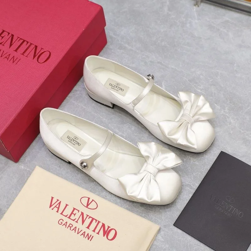 Reasonably priced Valentino Low Shoes