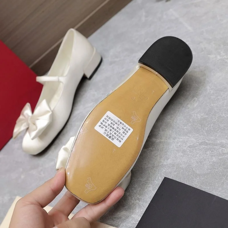 Reasonably priced Valentino Low Shoes