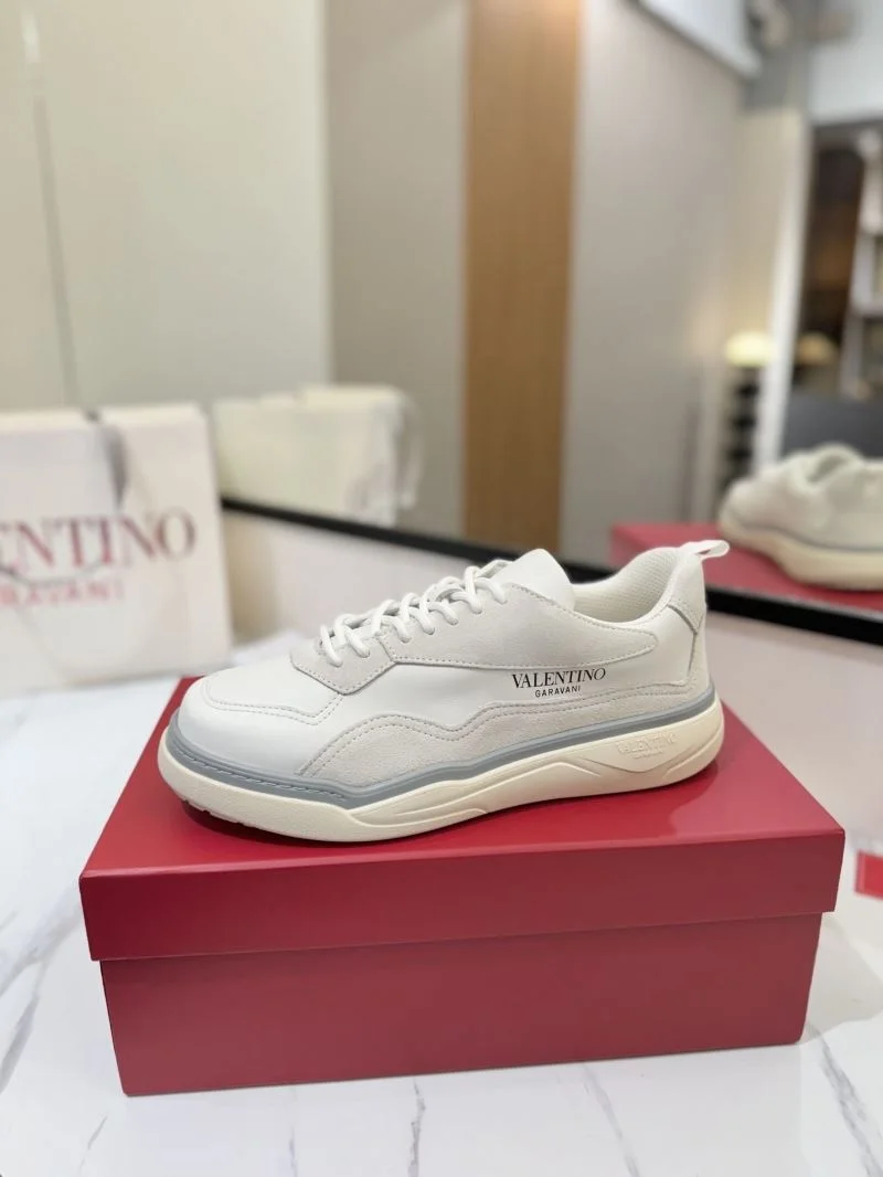 Cut-rate Valentino Low Shoes